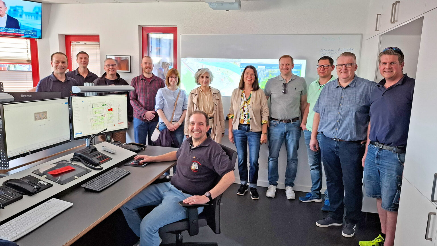FBL besucht die neue Einsatzzentrale der Feuerwehr in Remagen - Rhein ... FBL besucht die neue Einsatzzentrale der Feuerwehr in Remagen - Rhein ...